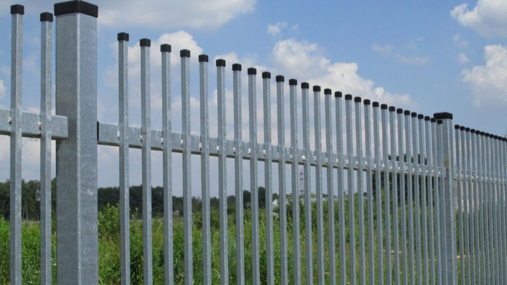 Ogrodzenia palisadowe pionowe - BRAMTECH - Profesjonalny montaż ogrodzeń