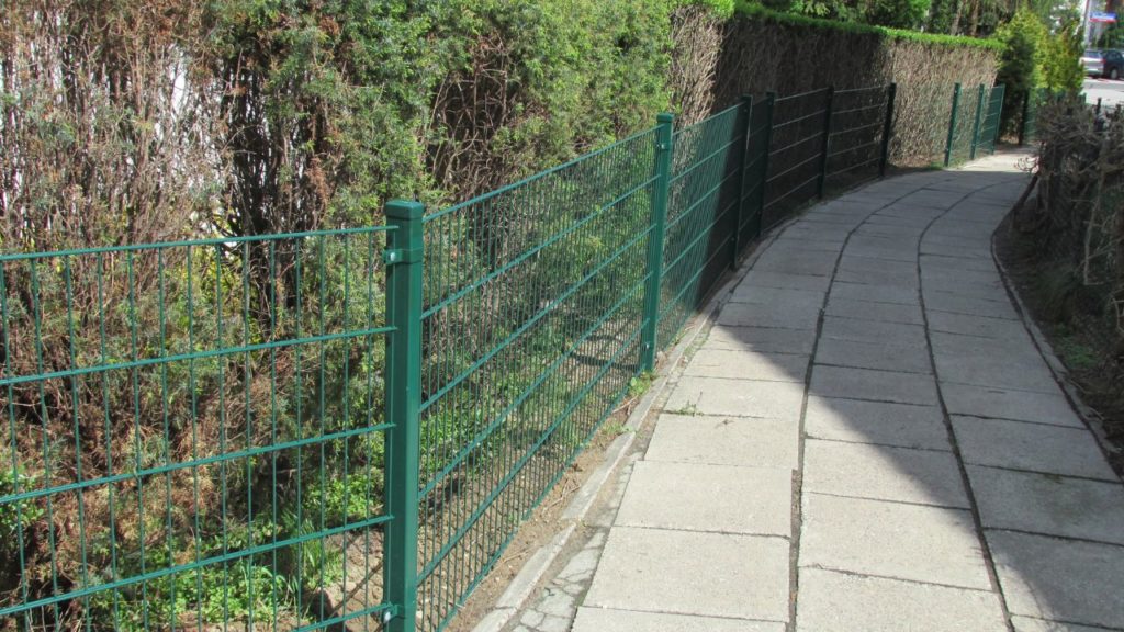 Ogrodzenia panelowe 2D - BRAMTECH - Profesjonalny montaż ogrodzeń